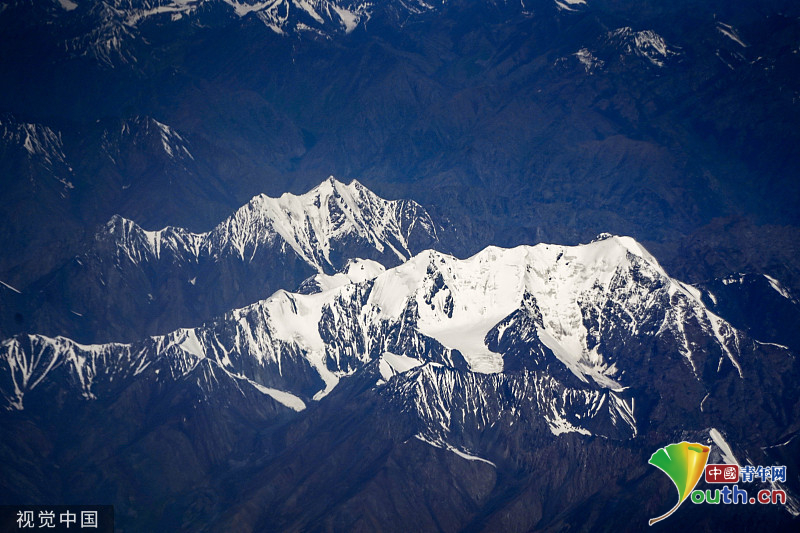 Aerial view of Tianshan Mountain Range in Xinjiang_English__China Youth ...