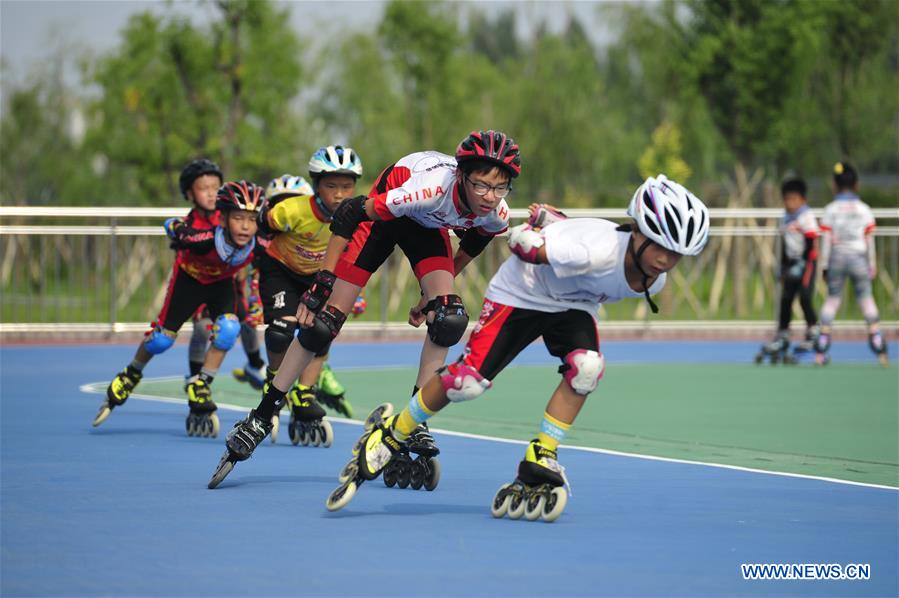 Students of roller skating team attend training in Renqiu, Hebei ...