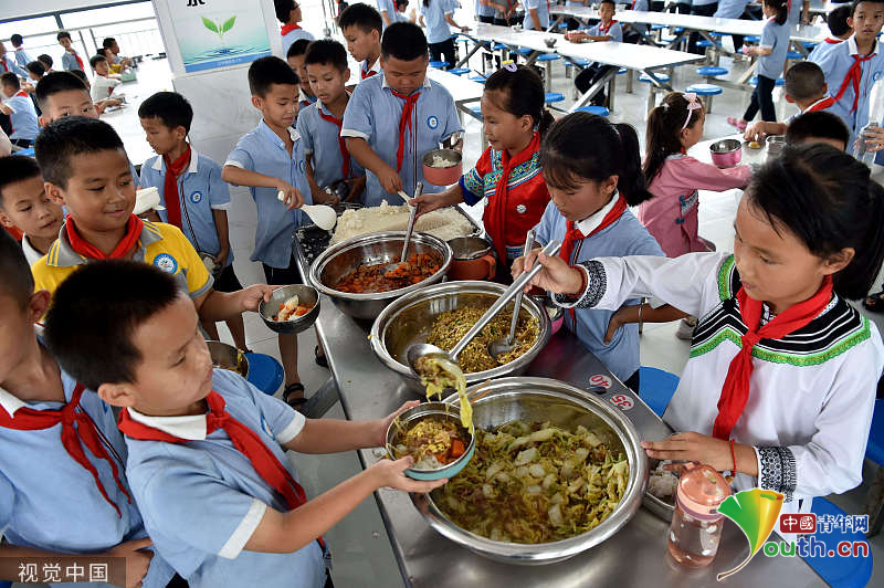 Free, nutritious lunch for rural students in Guizhou_English__China ...