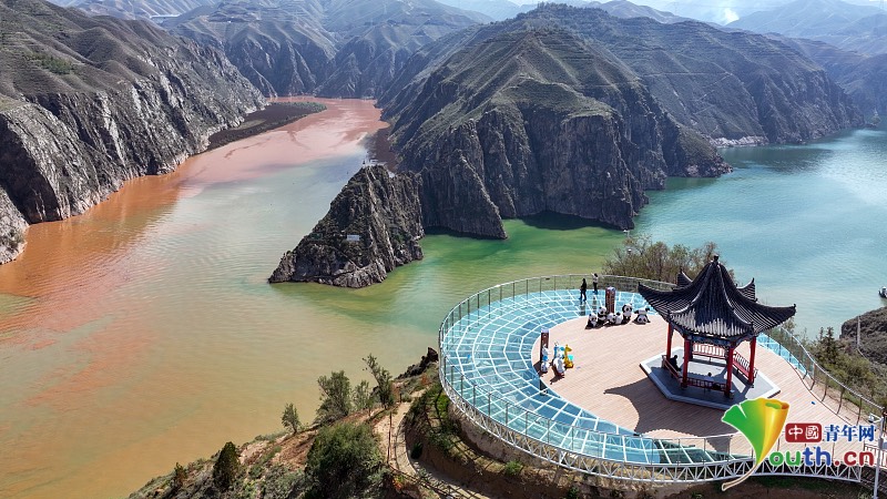 Clear distinction was seen between the Yellow River and Tao River ...