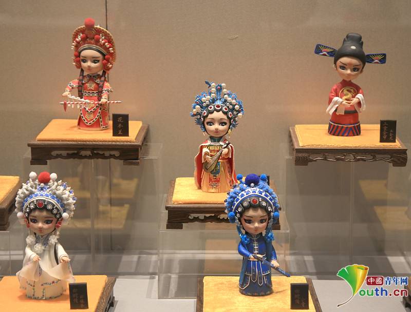 Exquisite soft ceramic artworks were on display in Zibo_English__China ...