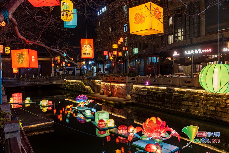 Hangzhou: Box lanterns light up the ancient street_English__China Youth ...