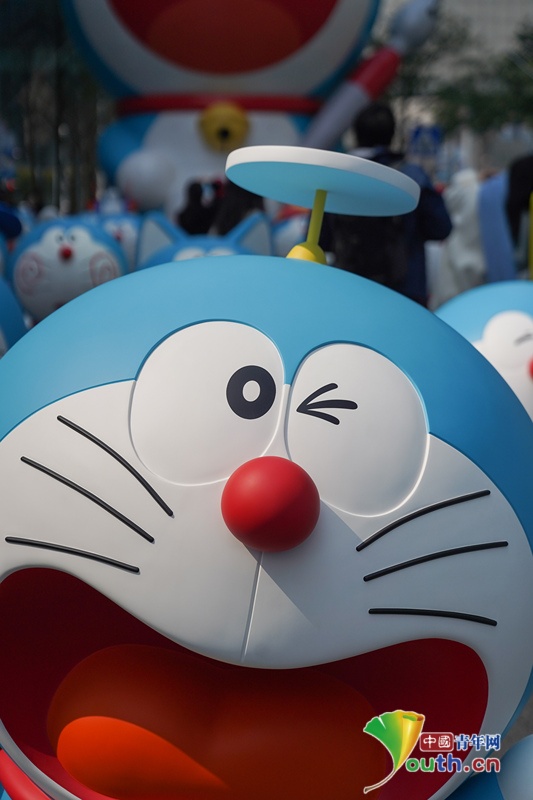 Nearly 100 Doraemon sculptures illuminate streets in Shanghai_English ...